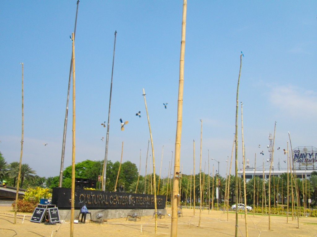 HANGIN AY BUHAY: Installation artist JUNYEE summons the wind for the ...