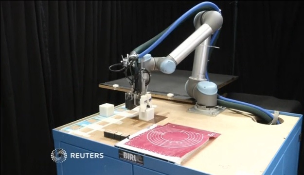 Robot mother builds and improves its own children