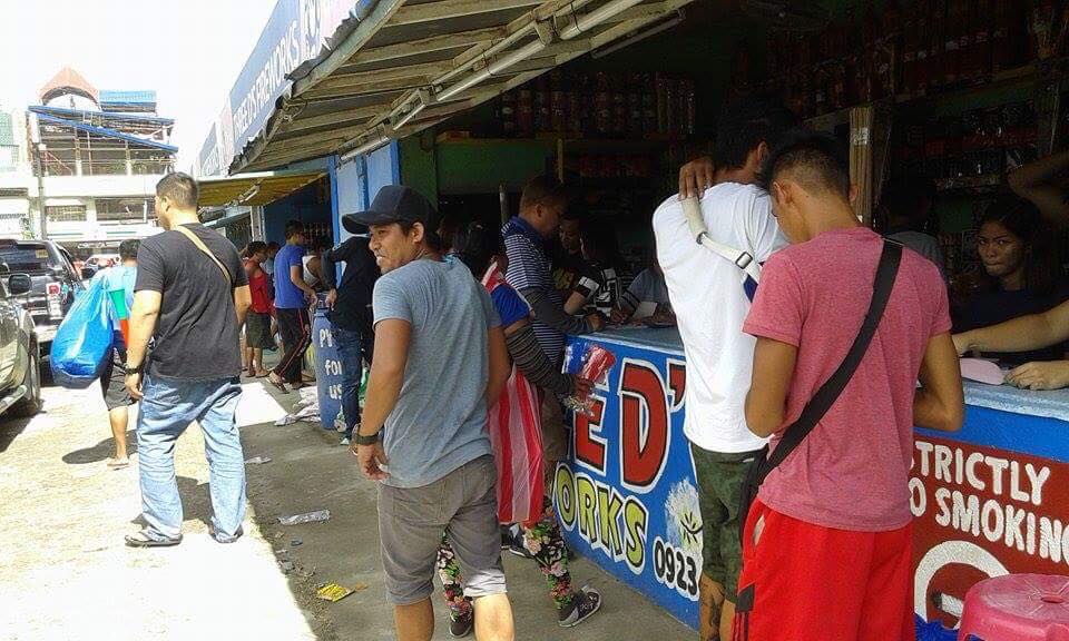 Mga paputok at pailaw sa Bocaue, dinagsa ng mga mamimili