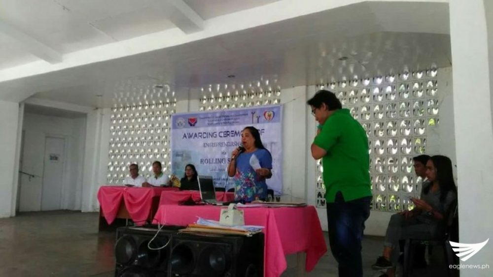 Nego cart ipinamahagi ng DSWD sa Morong, Bataan