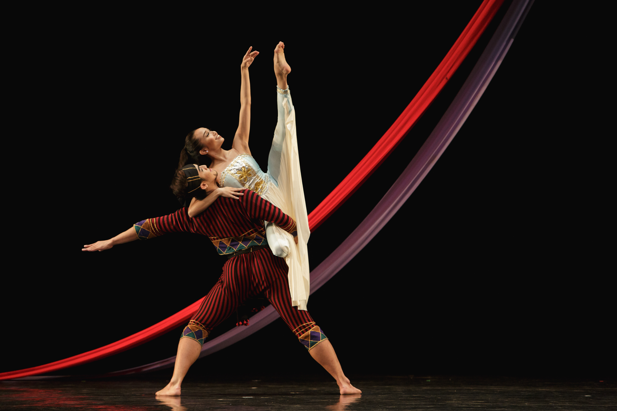 Ballet Philippines stuns anew with revolutionary, divergent moves in ...