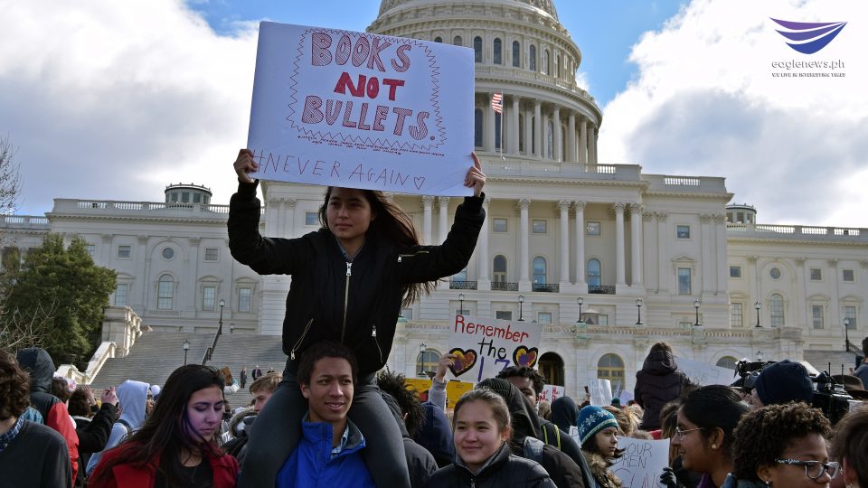 Students walk out of classrooms, walk onto US Capitol