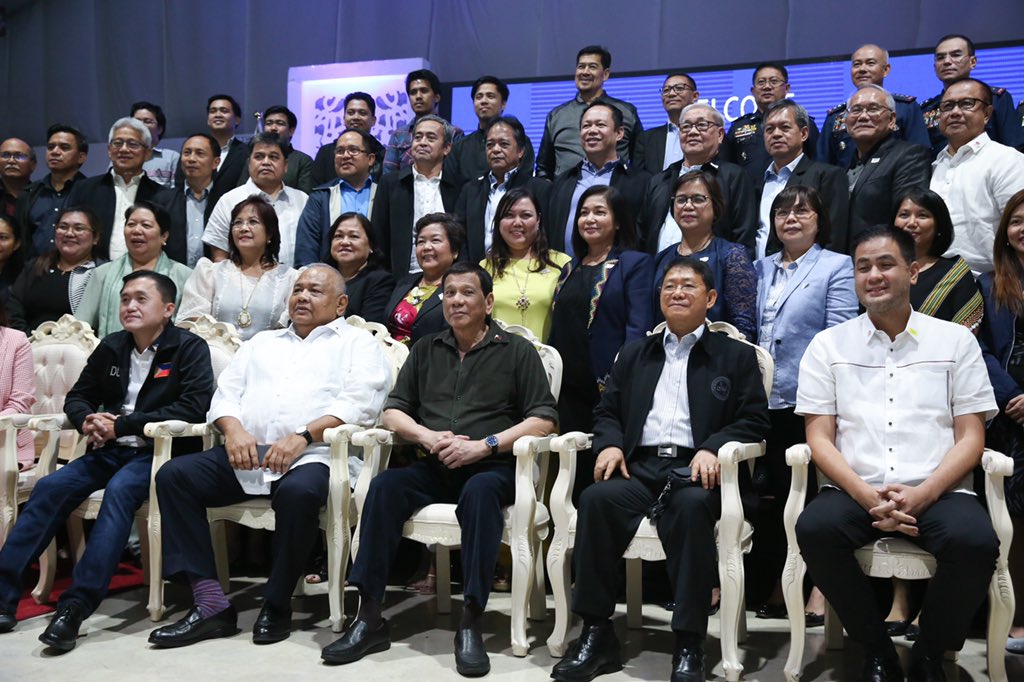 In photos: Duterte meeting with local executives in Palace