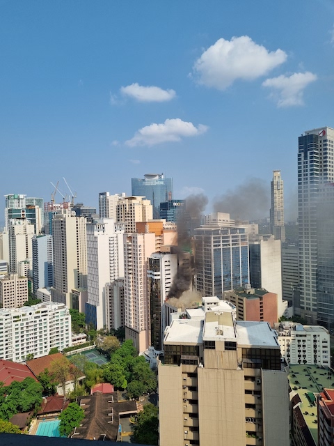 Fire breaks out at Salcedo Village in Makati