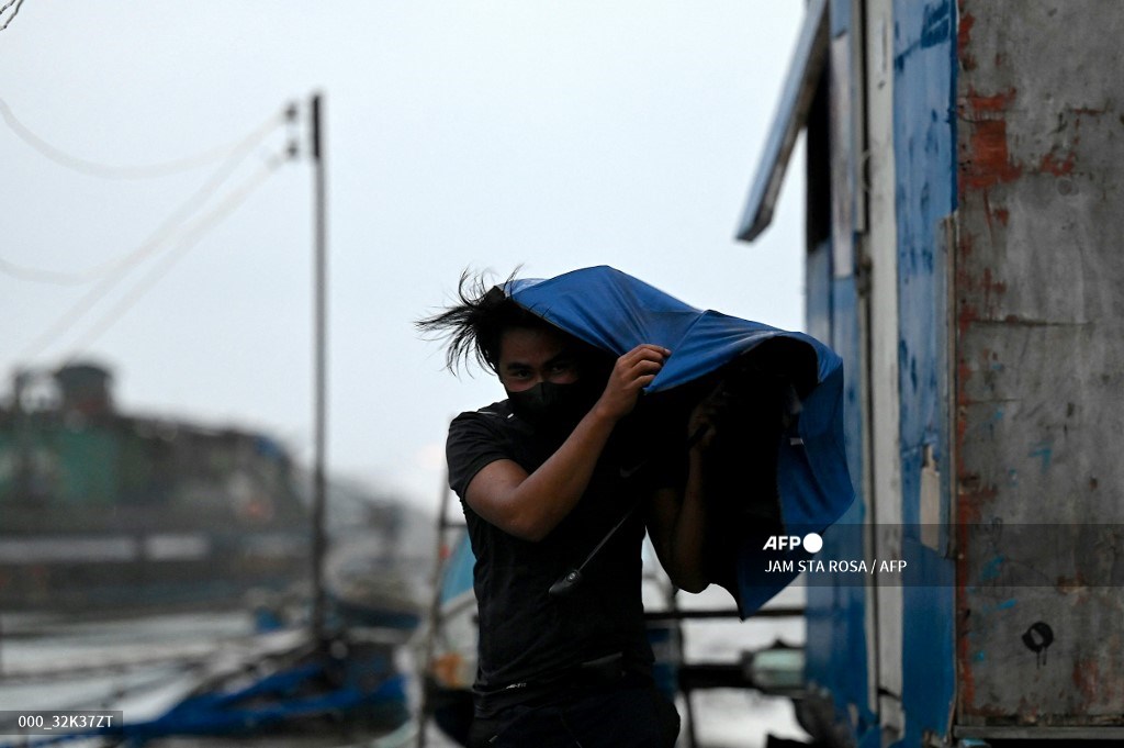 UPDATE: Super Typhoon Noru slams into the Philippines