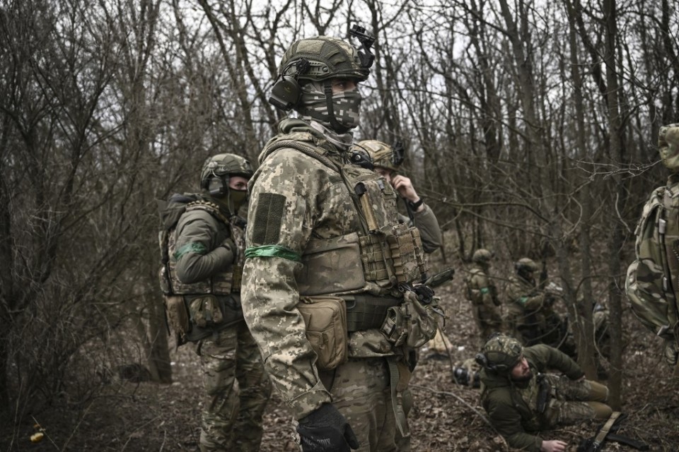 Ukrainian commandos prepare Bakhmut skirmish