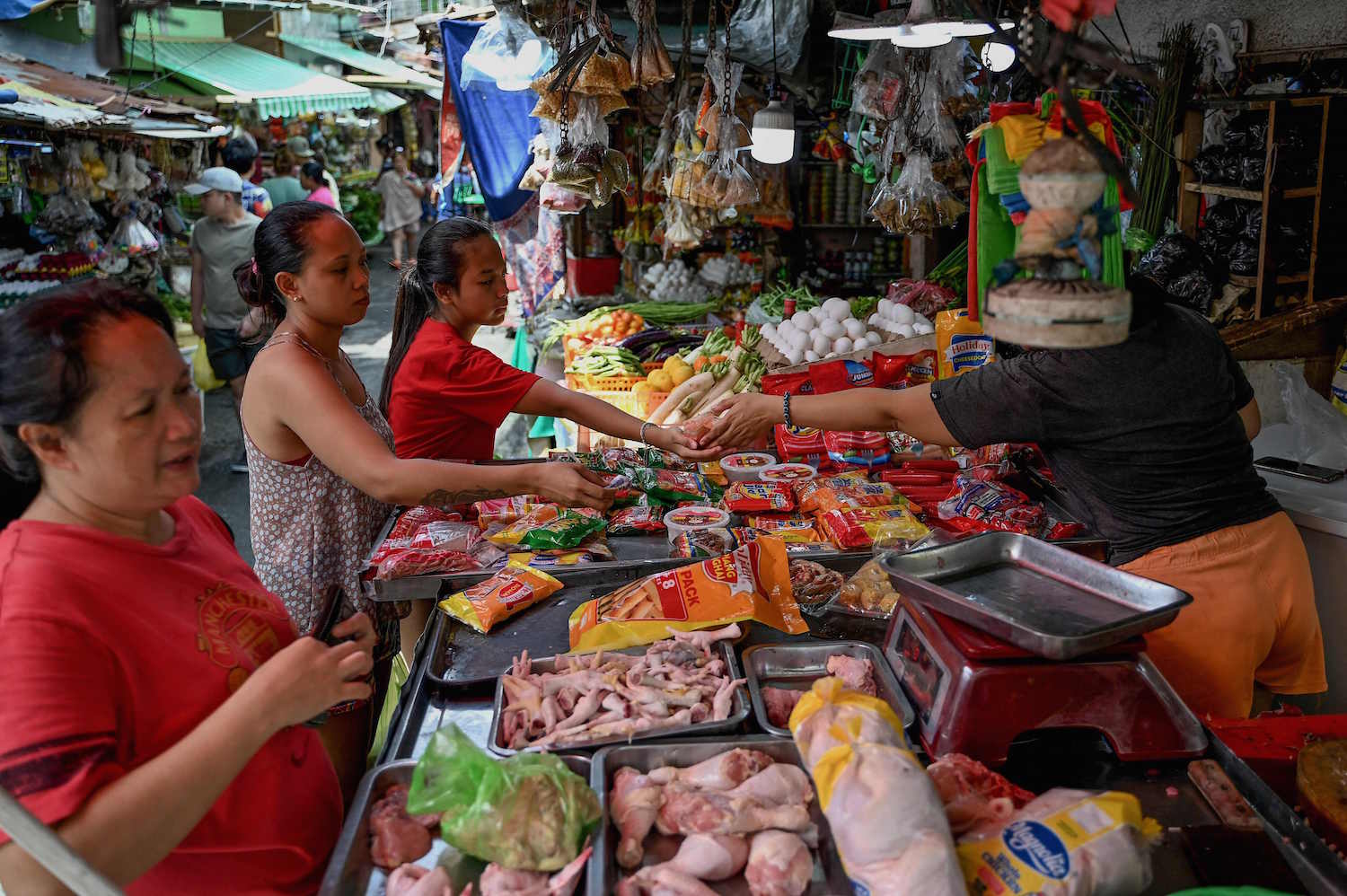 Philippine government vows to take steps to address rising food costs